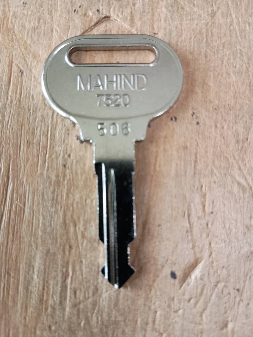 Mahindra Tractor keys #7700312
